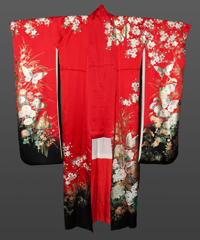 Kimoyes item: 18650 - Beautiful red silk kimono with dyed blossoms ...